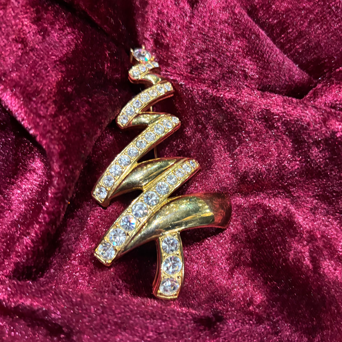 Monet gold vintage Christmas tree brooch